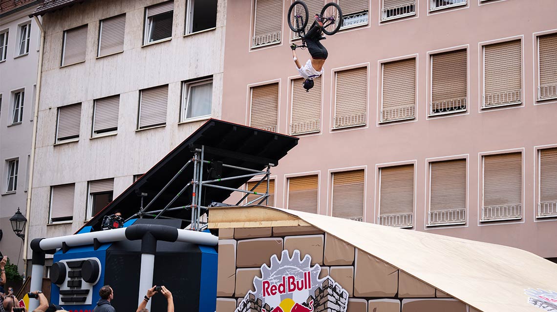Red Bull District Ride: Street Style | Bosch Professional