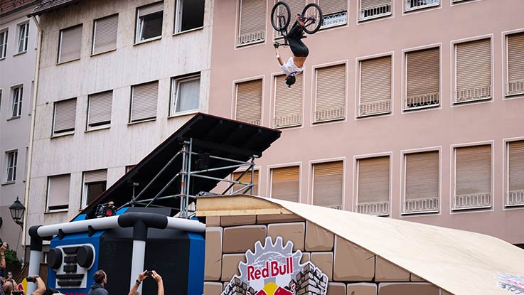 Red Bull District Ride: Street Style | Bosch Professional